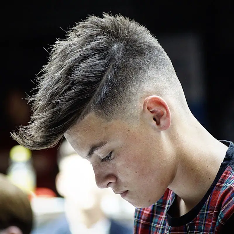 12 cortes de pelo Pompadour Degradado